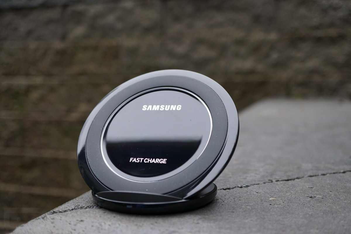Samsung just made a dual wireless charger for Note 9 & Samsung Watch