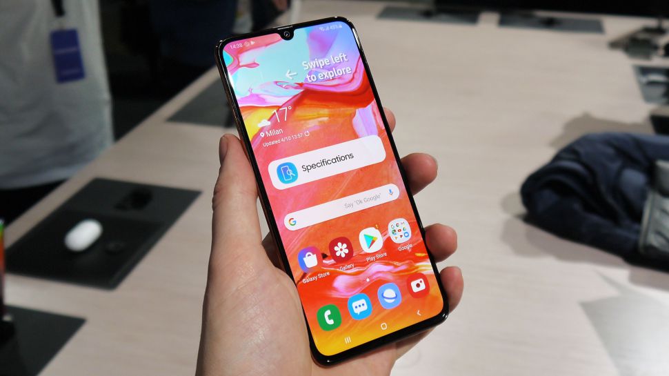 Samsung unveils 6.7-inch Galaxy A70 with a 32MP triple rear camera set-up