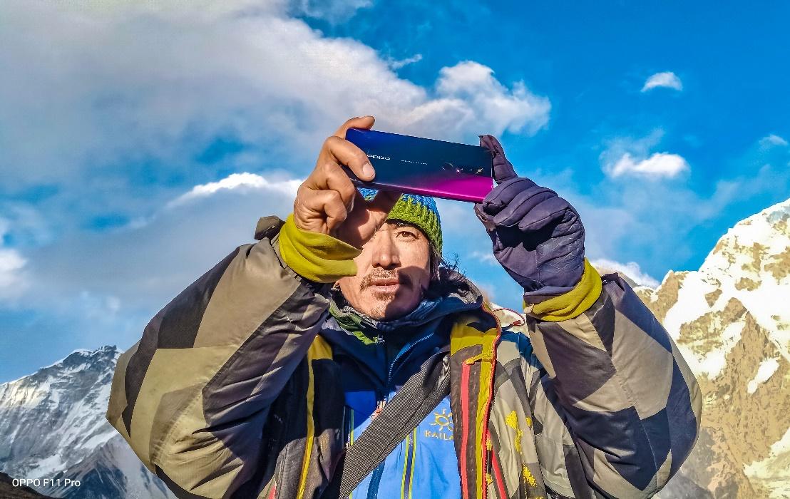 OPPO climbs Mt. Everest to take amazing pictures from F11 Pro