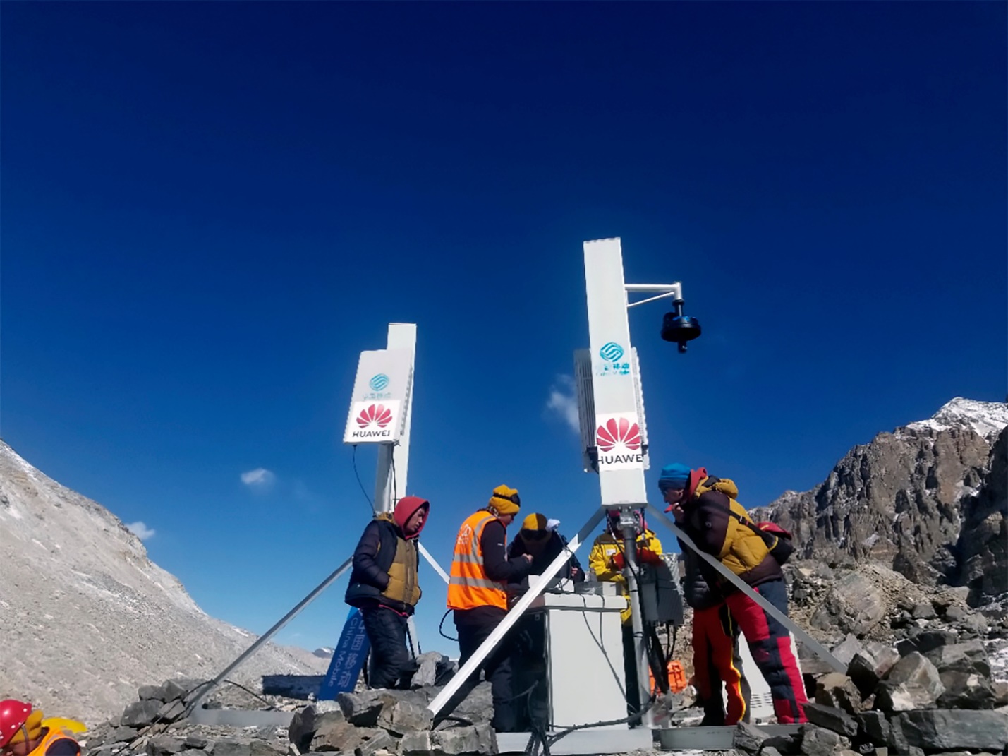 China Mobile and Huawei Install World’s Biggest 5G Tower on Mount Everest