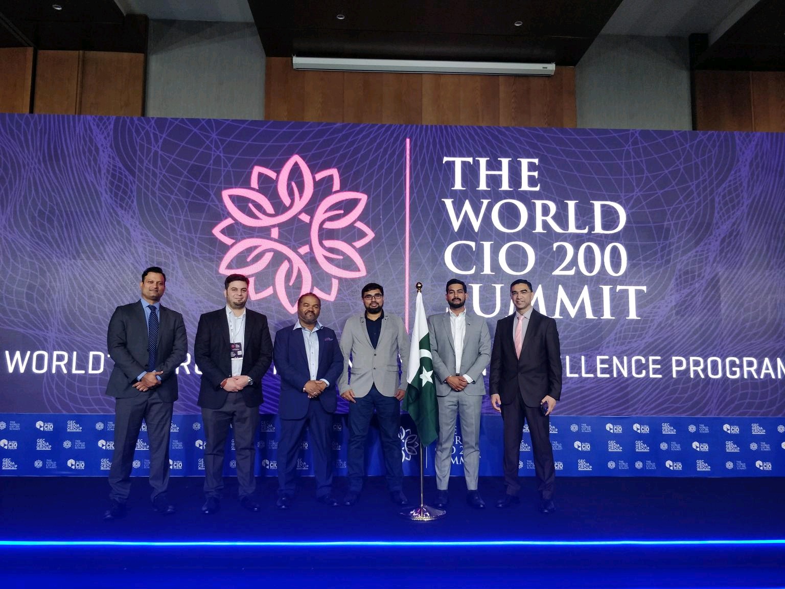 Two Pakistanis win awards for ‘Inspiring Business Transformation’ at ...