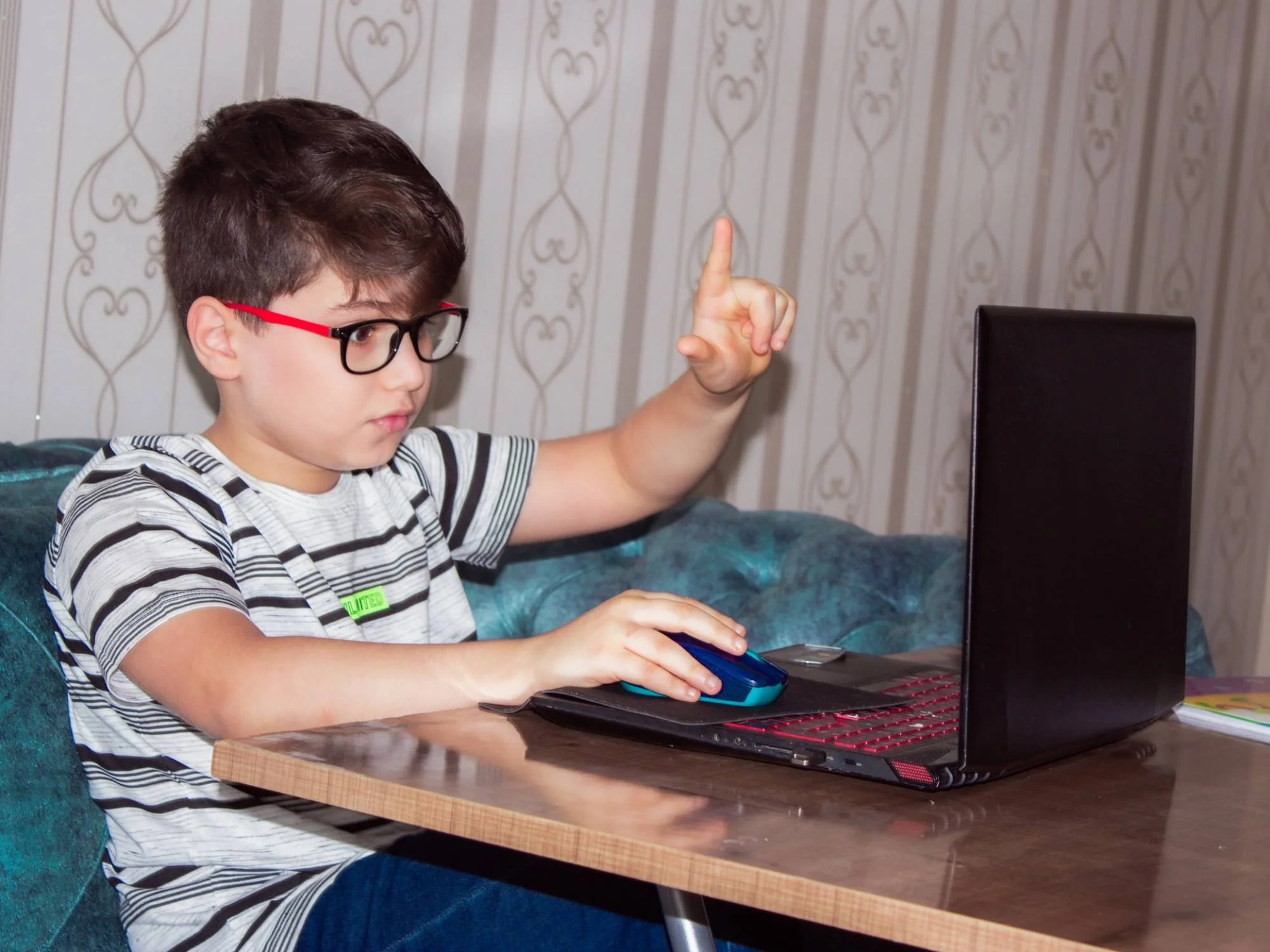 8 Year Old Boy in Netherlands Orders AK-47 From Dark Web