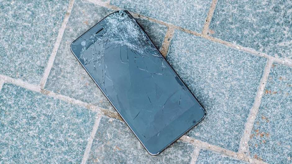 6 Major Threats to Your Phone and How to Stay Protected