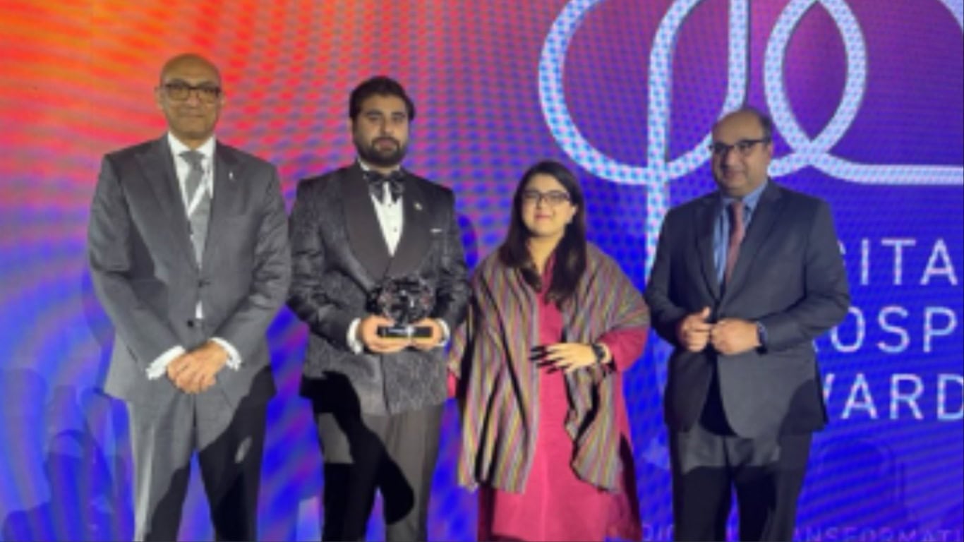 Motto Vest Wins Digital Prosperity Award Global at DCO 2025