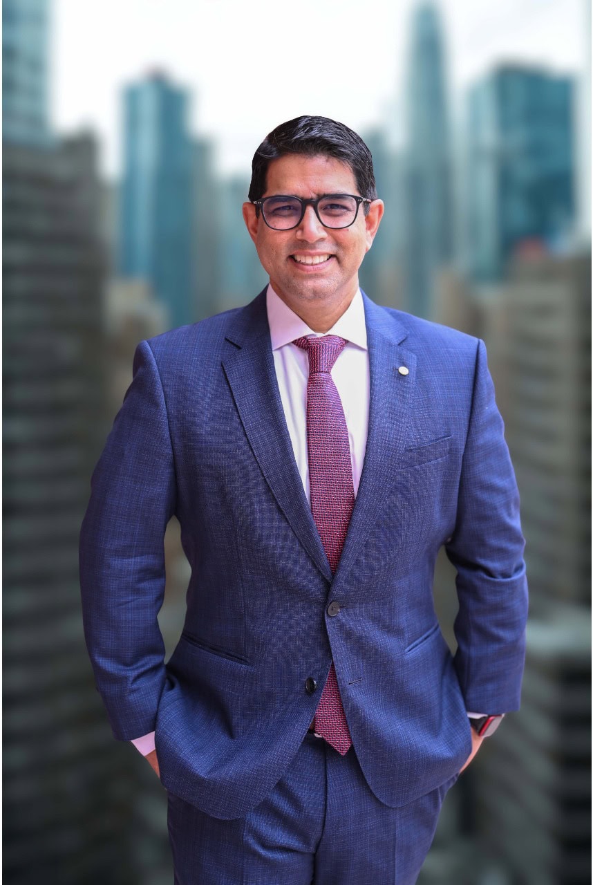 Pakistani Doctor Launches World’s First AI-Powered Physician Assistant, Hami