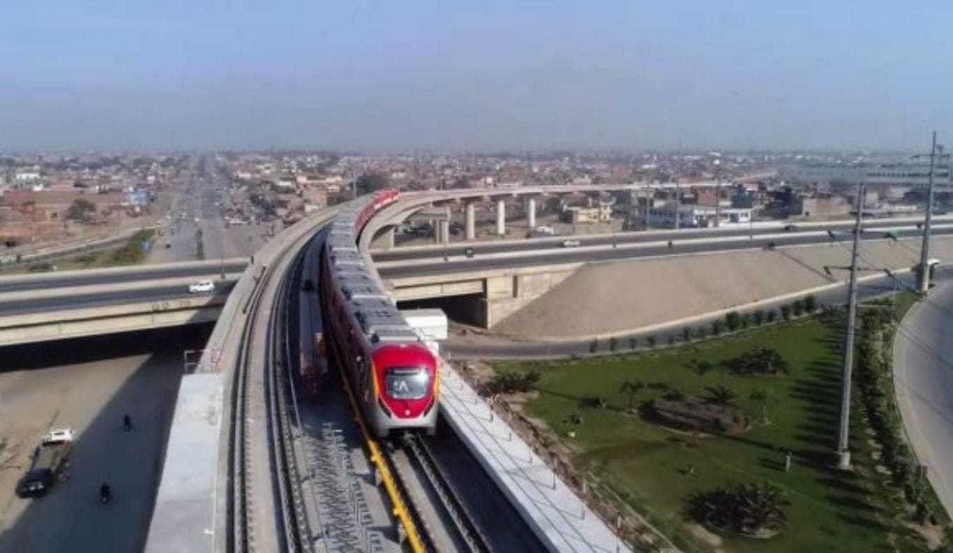 Lahore Begins Trial of Pakistan’s First Trackless Metro System