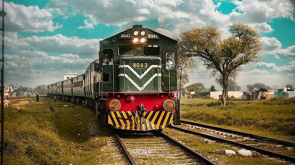 Pakistan Railways to Roll Out First-Ever High-Tech Business Train