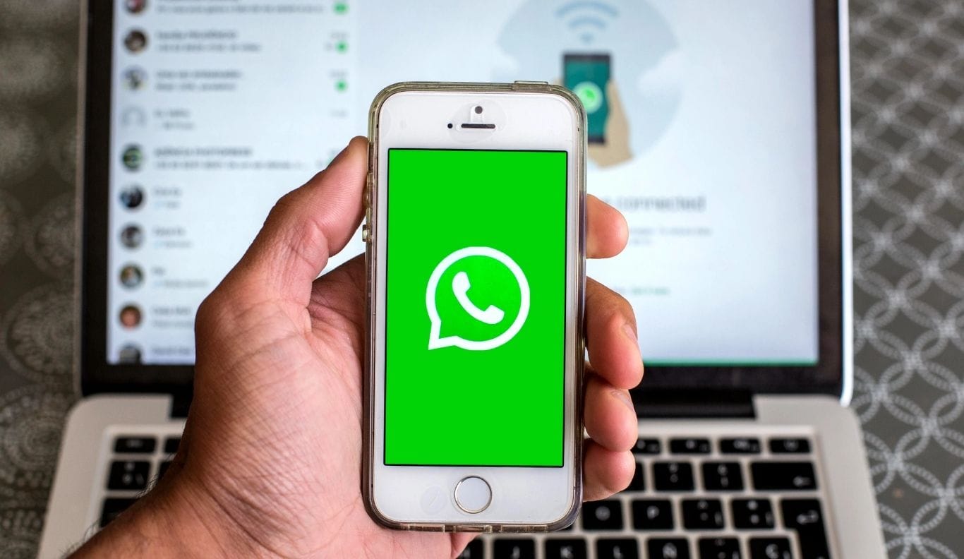 WhatsApp makes group chats smarter with typing indicator update