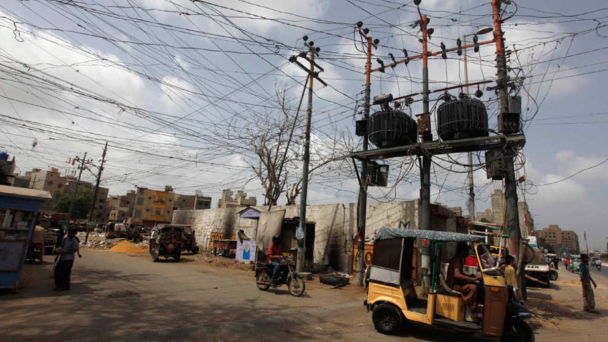Internet and Cable Operators Protest LESCO’s Cable Cutting Drive
