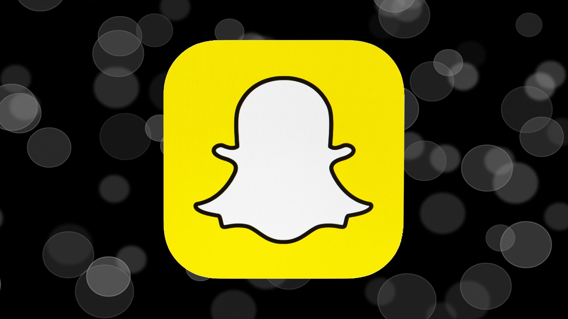 Snapchat Introduces Permanent Chat Feature and New Group Streaks