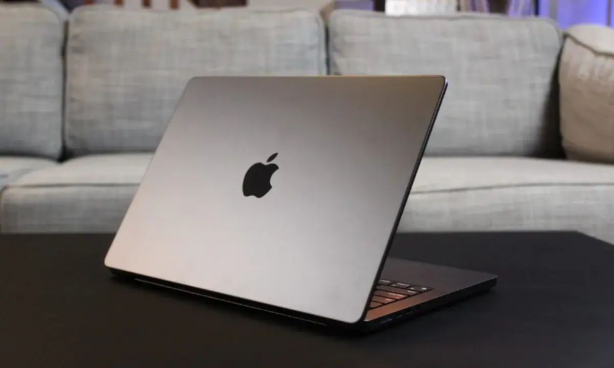 MacBook Pro Redesign May Bring OLED Display and Touch Input