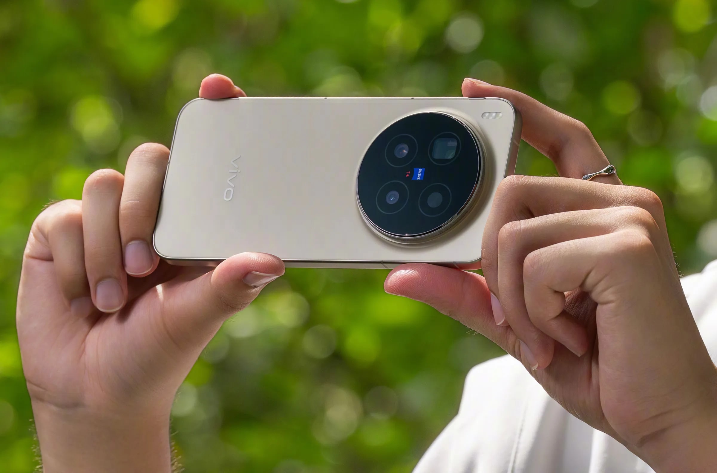 Vivo X300 Series Breaks Sales Records After China Launch