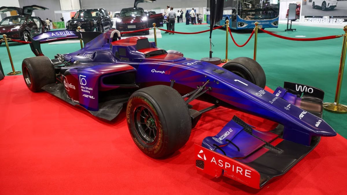 World’s First AI-Driven F1 Car Debuts in UAE