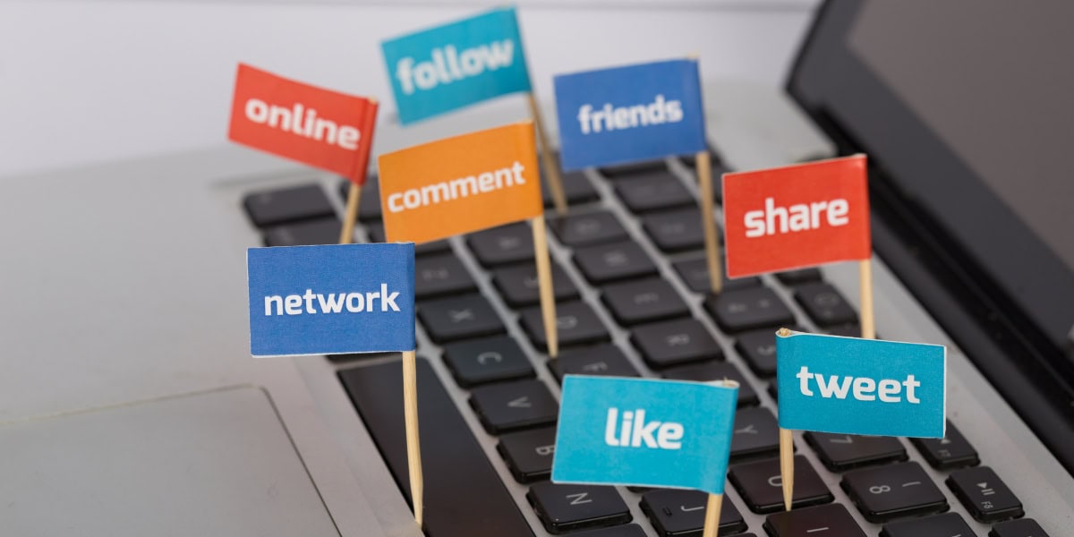 Facebook Rules Pakistan’s Digital Space as Youth Drive Explosive Social ...
