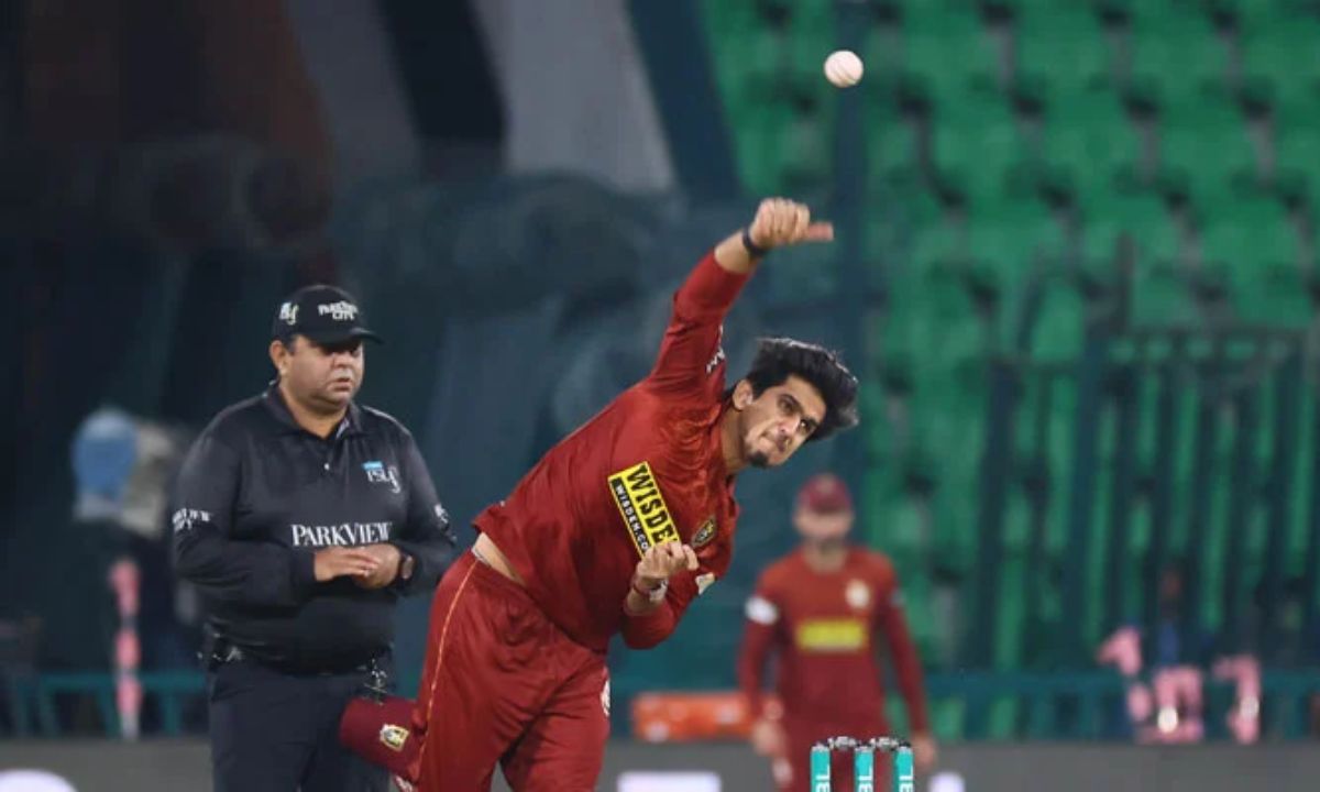 PSL 2026: Fans Confused as Opening Match Sees Ball Turn Pink Mid-Game