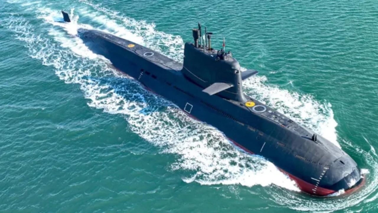 Pak Navy Commissions Advanced Hangor-Class Submarine in China
