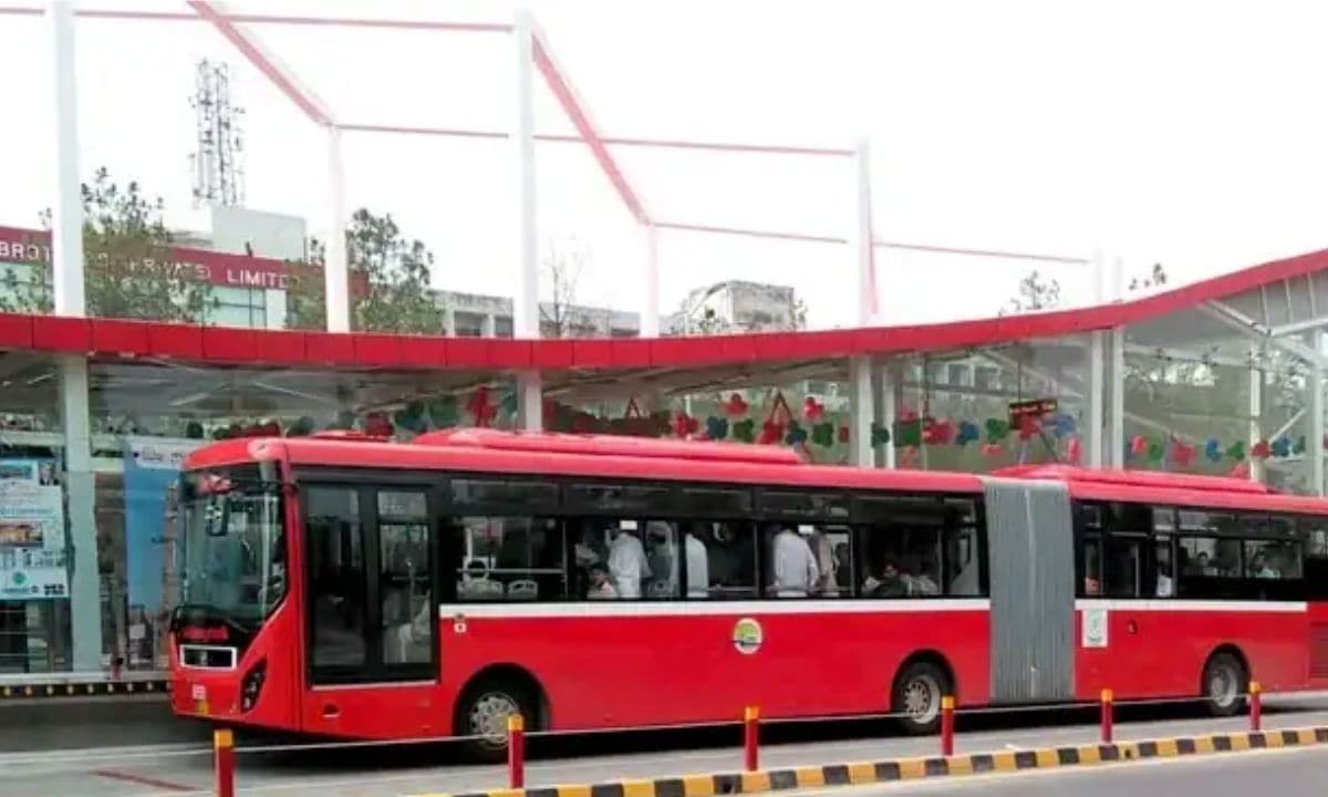 Metro Bus Service Suspended in Islamabad–Rawalpindi Amid Protest